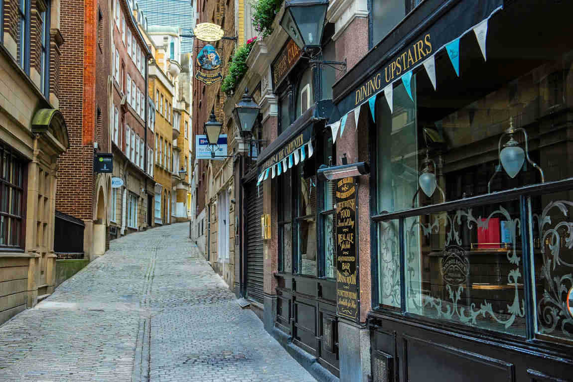 Timber Shop Fronts | Solid Carpentry